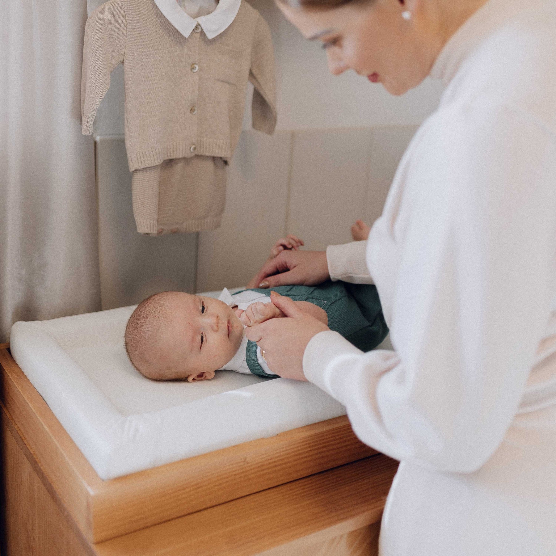 Retro Changing Tray in Hazelnut Solid Wood | Simply Nursery